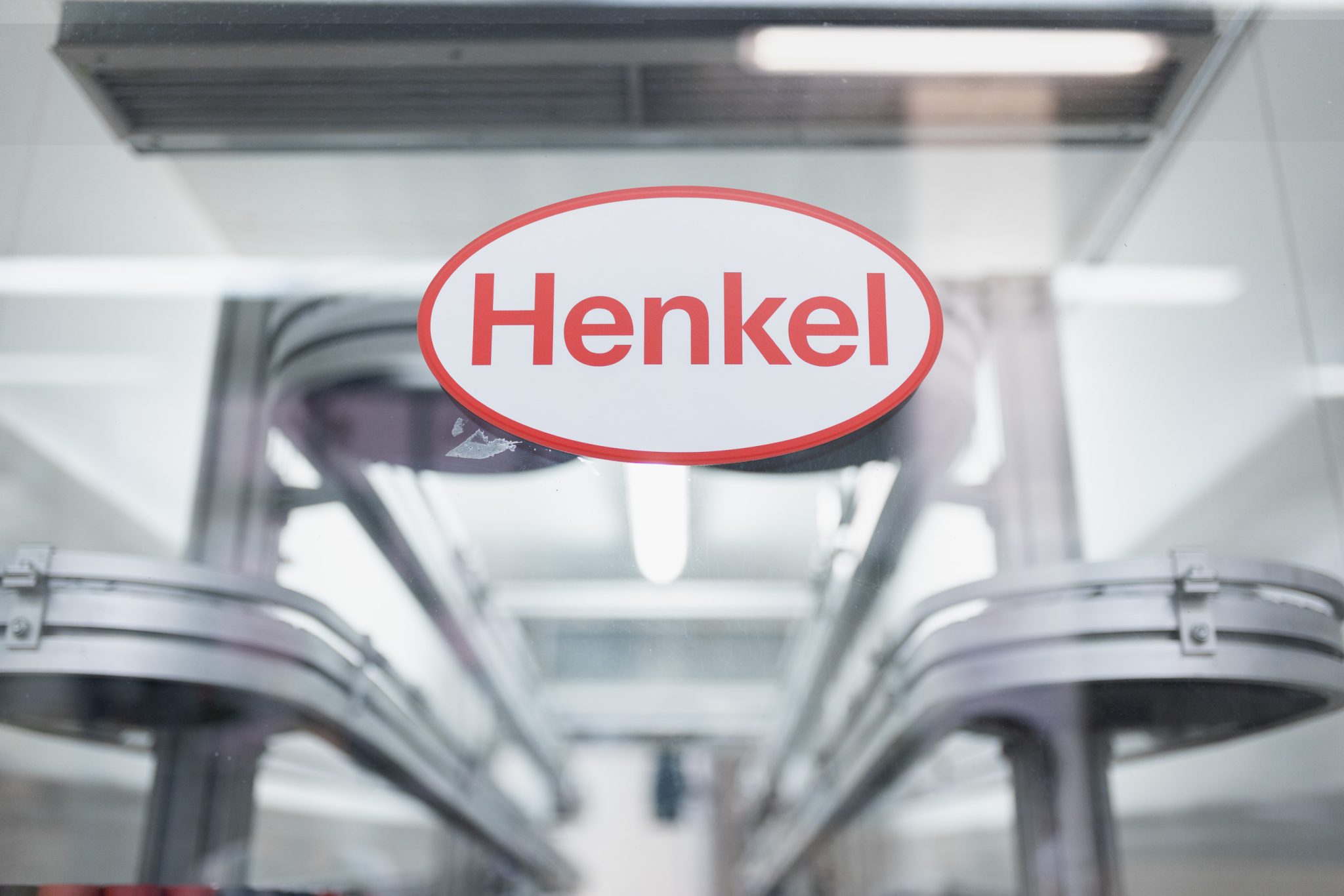 Henkel comemora 70 anos no país com marcas que fazem parte do dia a dia ...
